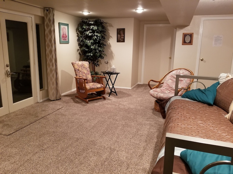 ワイナリー、レストラン、ショップ、フリーウェイに近いカントリー風のアメニティが揃っています。 - タコマ, WA