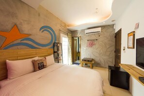 Quarto Duplo Standard | Cortinas/cortinados opacos, Wi-fi grátis, roupa de cama fornecida