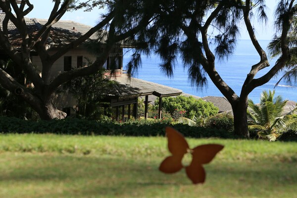 Lujo, Contemporáneo, Vista Al Mar Villa En El Corazón De Kapalua - Kapalua, HI