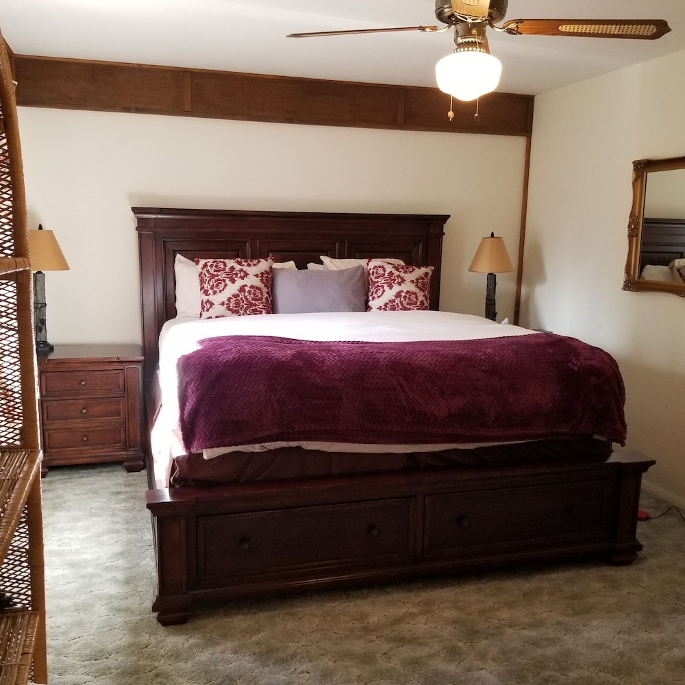 Secluded 2 Story Mountain Home, Beautiful Views, Spacious. 3 Bedroom/2 Bath - Red Feather Lakes, CO