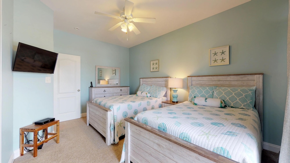 Oceanfront Complex With Pool. 200 Ft From Beach Access. Now With Ev Charge - Surf City, NC
