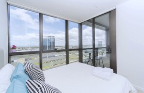 Apartamento, 2 quartos | 2 quartos, secretária, quartos insonorizados, ferro/tábua de engomar