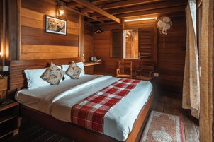 Quarto Duplo Panorâmico, 1 cama king-size, não fumadores | Roupa de alta qualidade, camas de colchão viscoelástico, Wi-fi grátis 