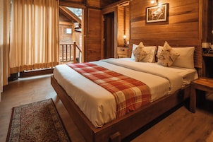 Quarto Duplo Panorâmico, 1 cama king-size, não fumadores | Roupa de alta qualidade, camas de colchão viscoelástico, Wi-fi grátis 