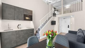 Estúdio Gallery, 1 cama de casal e sofá-cama, não fumadores | Sala de estar | Televisor LED