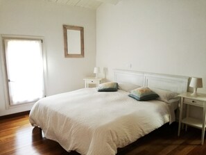 Quarto Duplo ou Twin | Cortinas/cortinados opacos, Wi-fi grátis, roupa de cama fornecida 