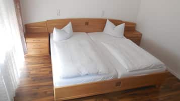 Escrivaninha, Wi-Fi de cortesia, roupa de cama