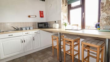 Casa de Campo | Cozinha privada | Um micro-ondas, uma placa de cozinha, uma chaleira elétrica