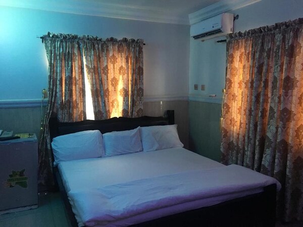 Royal Castle Hotel - Lagos