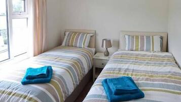 Casa de campo | 3 quartos, individualmente decorados, individualmente mobiliados