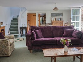 Casa de campo | Área de estar | TV, DVD player