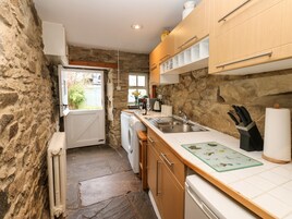 Casa de campo | Cozinha privada | Geladeira, micro-ondas, cooktop, talheres/pratos/utensílios de cozinha