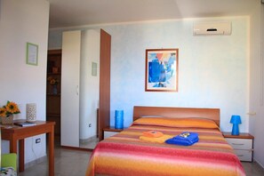 Quarto Deluxe | Roupa de alta qualidade, cortinas/cortinados opacos, camas desdobráveis 