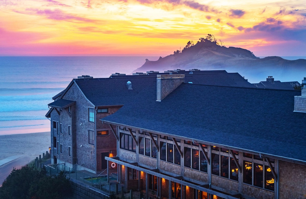 Headlands Coastal Lodge & Spa - Pacific City, OR