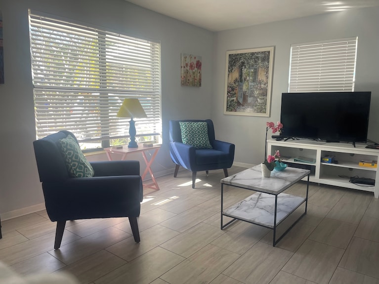 Close To Downtown. - Fort Myers, FL