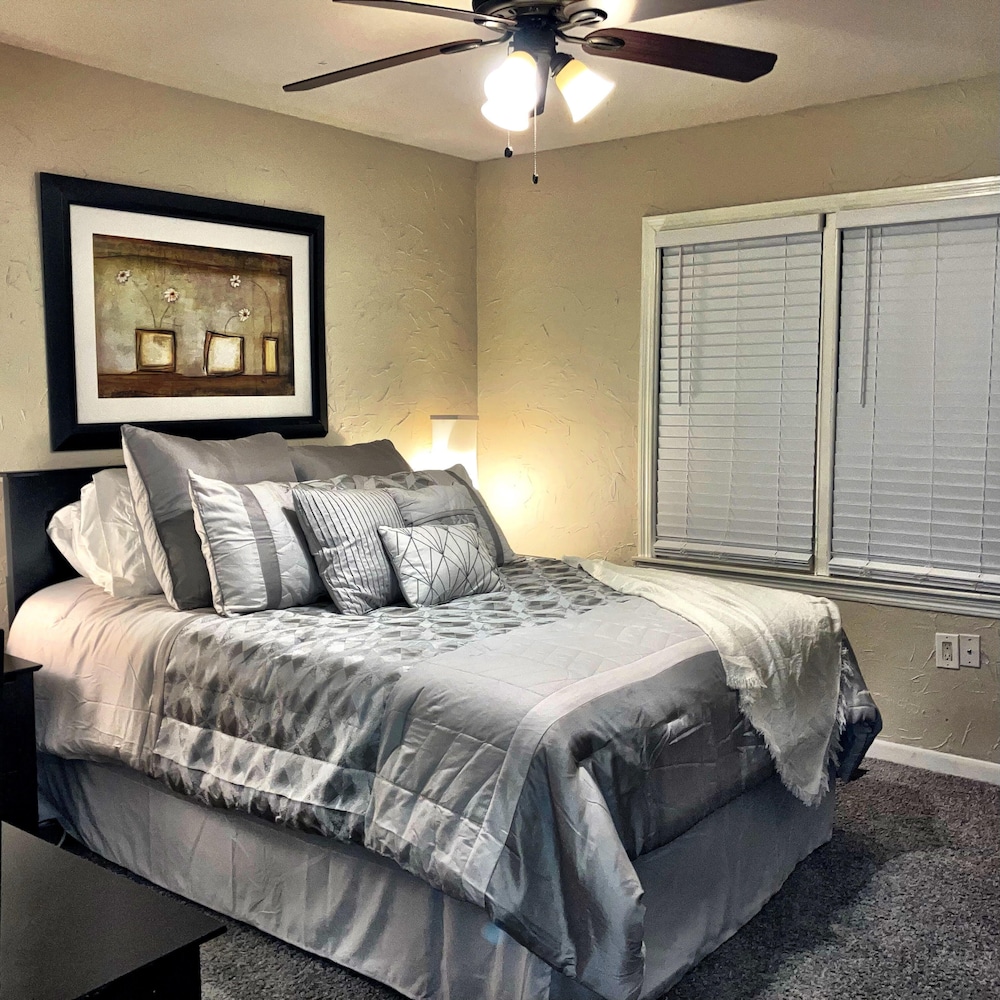 Five Star Property Okc! !Newly Updated! Centrally Located! - Edmond, OK