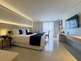 Quarto Twin Superior, vista para o oceano | Minibar, cofre no quarto, secretária, cortinas/cortinados opacos 