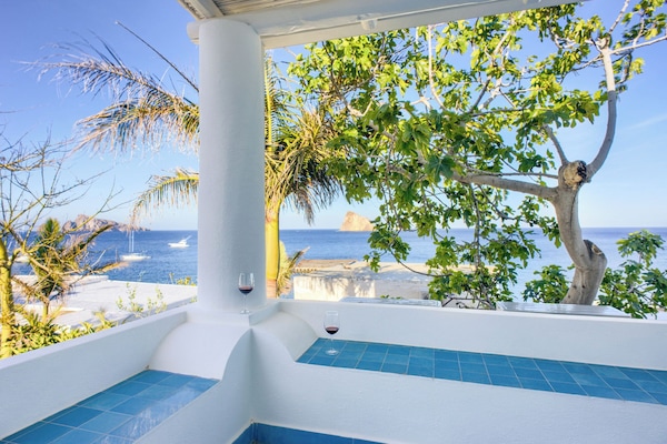 Quarto Superior, 1 cama de casal, terraço, vista para o mar | Vista do quarto