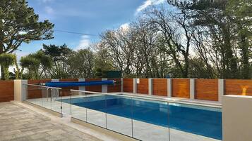 Piscina externa sazonal