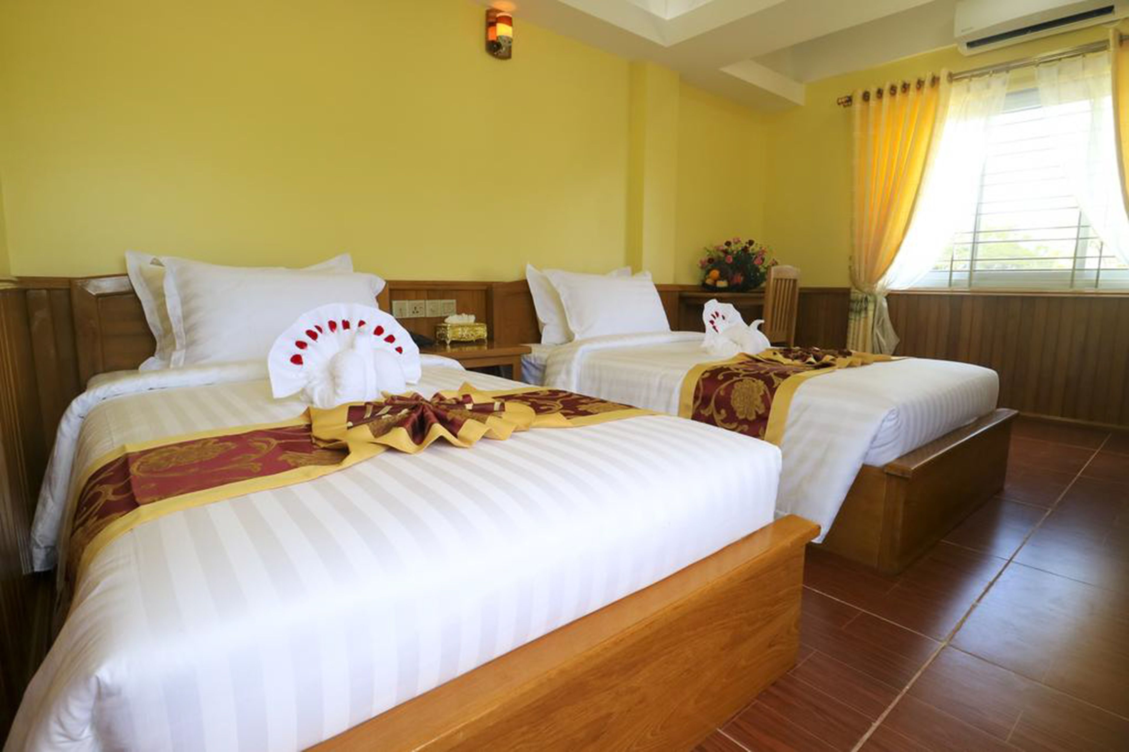 Quarto duplo luxo | Frigobar, cofres nos quartos, escrivaninha, quartos à prova de som