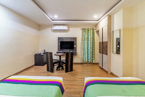 Quarto Twin Premium, não fumadores | Secretária, ferro/tábua de engomar, Wi-fi grátis 