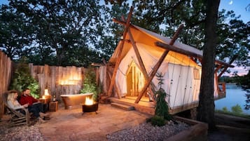 Tenda de Luxo, 1 cama king-size, frigorífico, vista para o lago | Exterior