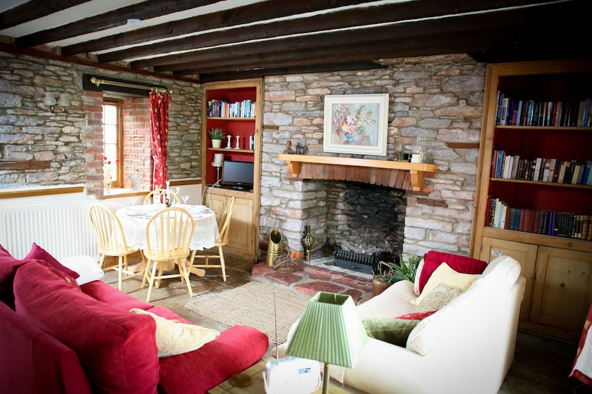 Cosy & Homely Cottage 1m From Brixham-tucked Away From The Hustle And Bustle . - Dartmouth Castle