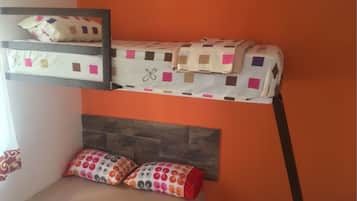 Apartamento Familiar, várias camas, não fumadores | 3 quartos, ferro/tábua de engomar, roupa de cama fornecida