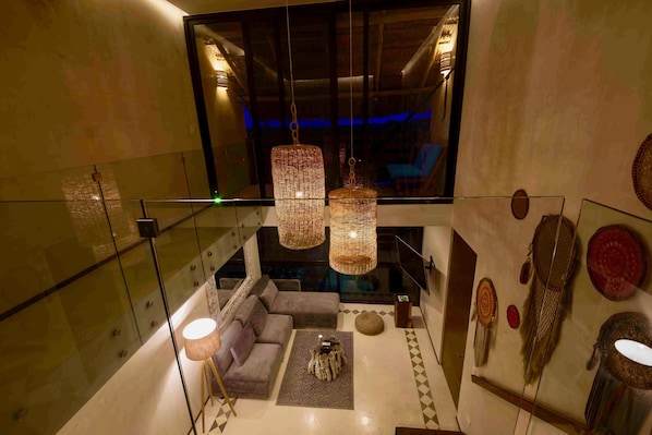 Apartamento em Condomínio Fechado, 2 quartos | Sala de estar | TV de ecrã plano