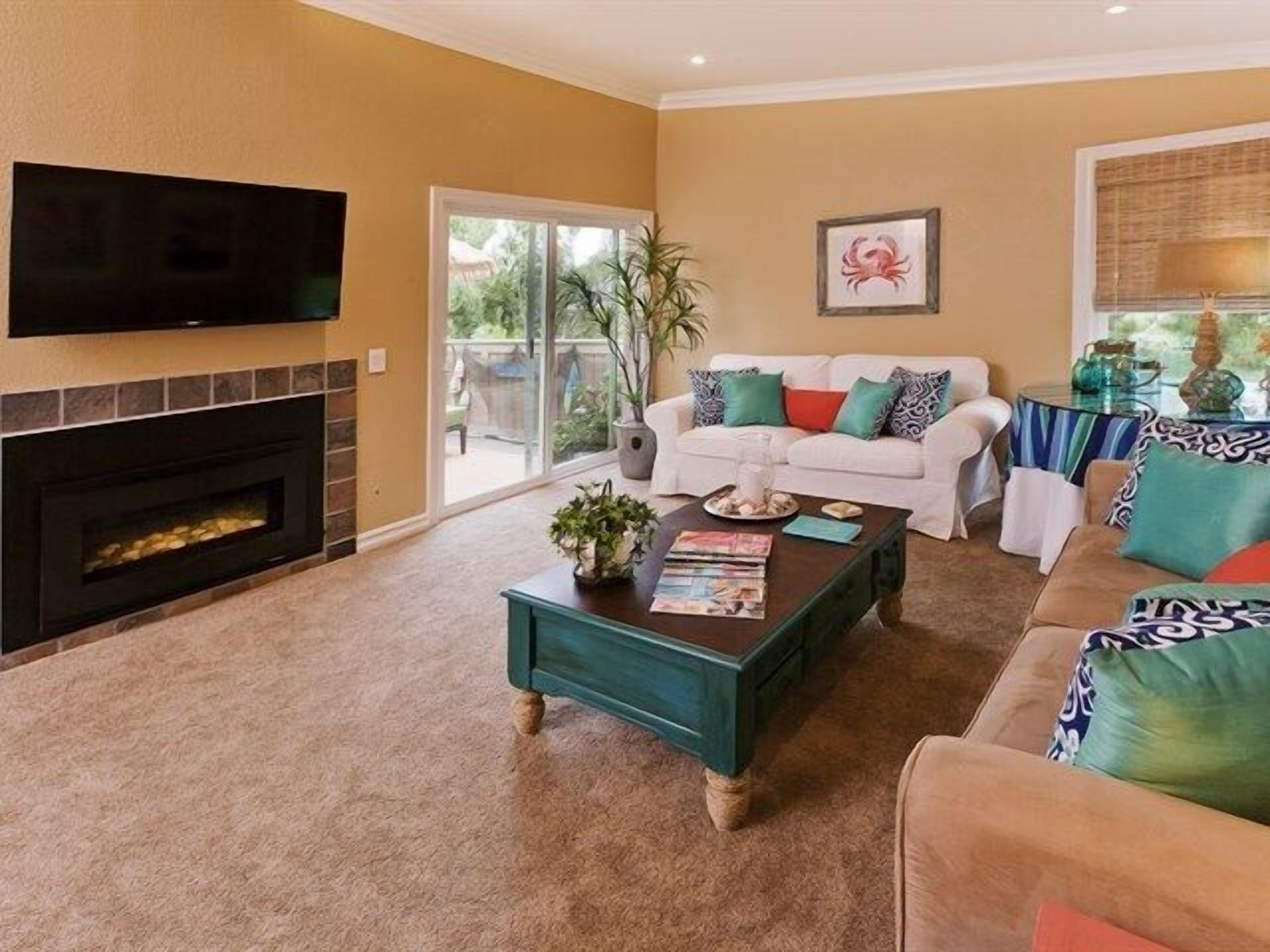 Beautiful, Luxury Condo, Gated With Walking Trail To Beach! - Orange County, CA