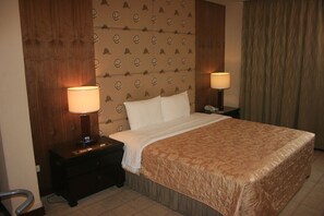 Quarto casal júnior, 1 quarto | Escrivaninha, Wi-Fi de cortesia, roupa de cama