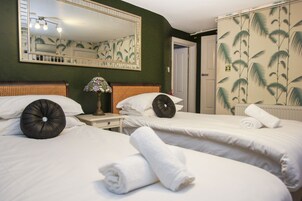 Casa | 5 quartos, ferros/tábuas de passar roupa, berços (sobretaxa)