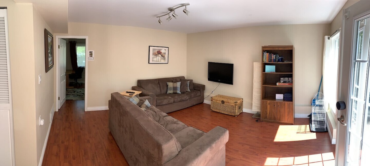 Your Family Friendly, Home Away From Home : Pets Welcome - Delta