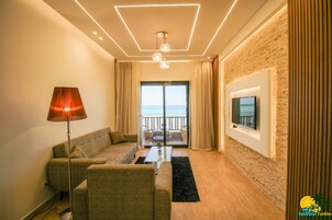 SeaView Turtles A53 dream location | Sala de estar | Televisor LCD 