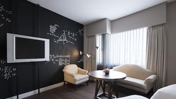 Quarto duplo luxo, várias camas, para não fumantes | 1 quarto, roupas de cama premium, edredons de pluma, cofres nos quartos