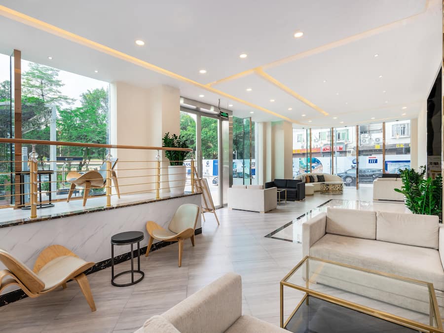 Área de estar no saguão