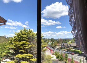 Quarto Quádruplo Económico, 2 quartos | Roupa de alta qualidade, secretária, ferro/tábua de engomar 