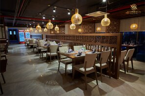 Pequenos-almoços servidos, cozinha local e internacional