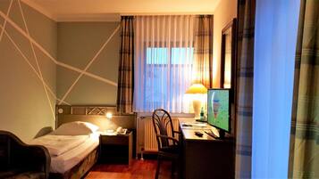 Frigobar, individualmente decorados, individualmente mobiliados