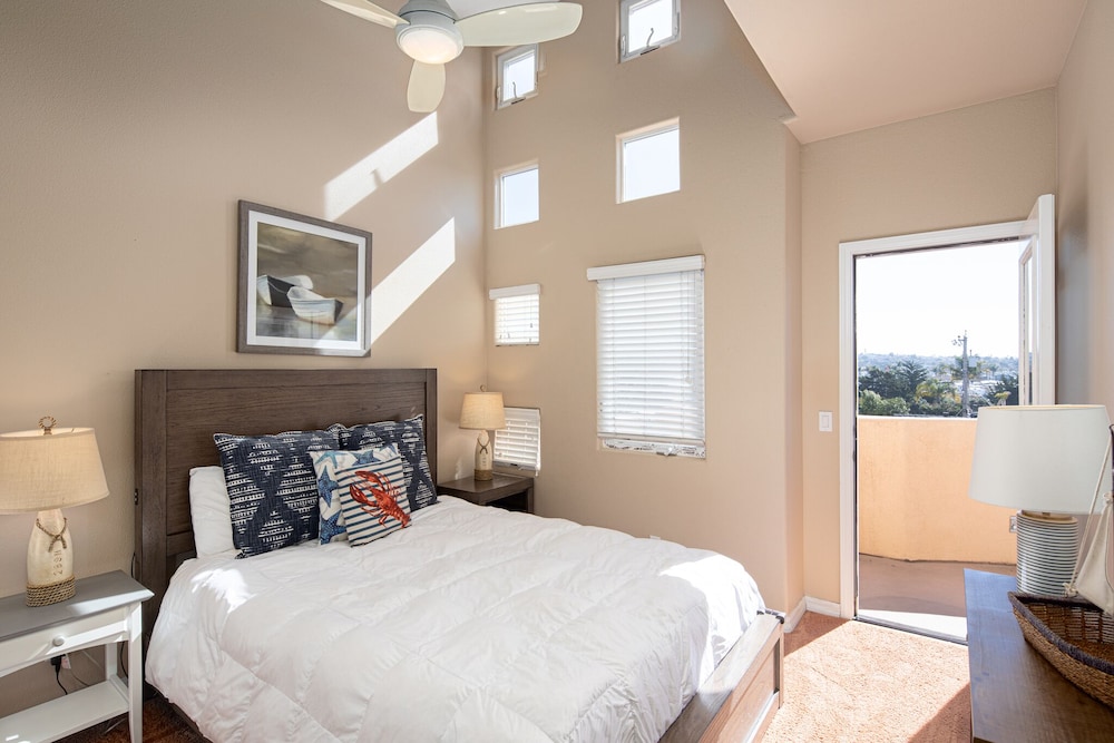 Enjoy The View Of The Blue Pacific Ocean On A Private Balcony In Downtown Pismo! - Grover Beach, CA