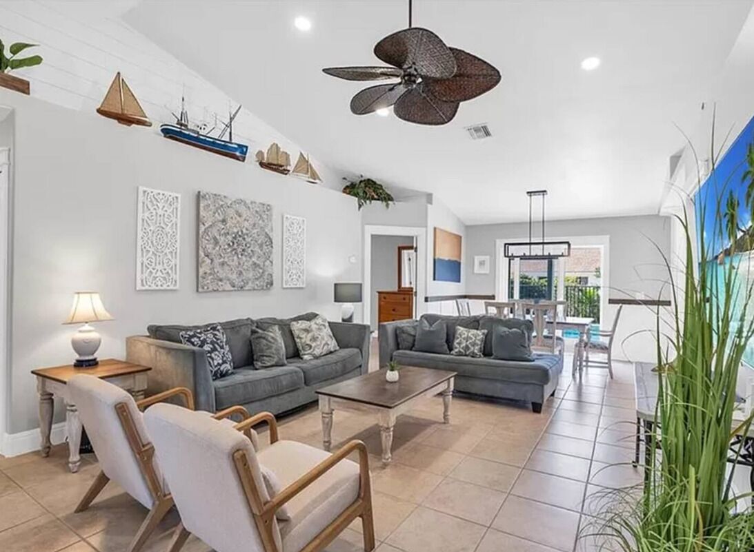 Marco Island 5br/3 Full Ba W/heated Pool! Minutes To Everything! - Marco Island, FL