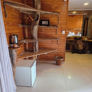 Quarto superior, para não fumantes, vista para o rio | Edredons de pluma, camas com colchões de espuma com sistema de memória