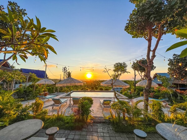 Sunset Hill Penida Resort - Bali