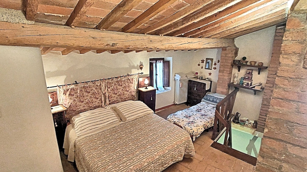 Lorenzo's House In Legoli - Tuscany