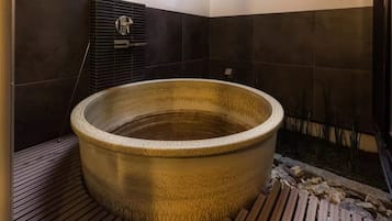 Casa geminada superluxo, 2 quartos, cozinha americana (TSUKI) | Banheira de imersão