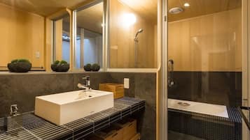 Casa geminada superluxo, 2 quartos, cozinha americana (TSUKI) | Pia do banheiro
