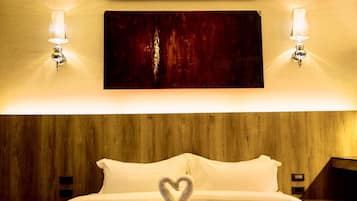 Quarto casal luxo | Wi-Fi de cortesia, roupa de cama