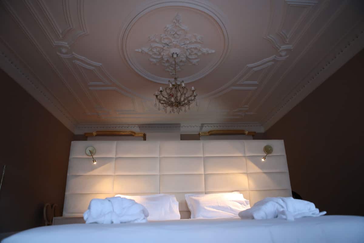 Suite | Roupa de alta qualidade, minibar, cofre com capacidade para portátil