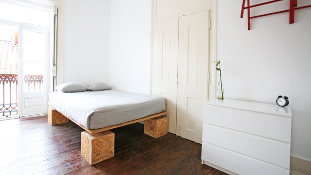 Quarto casal, banheiro compartilhado