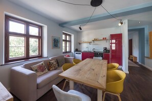 Apartamento Design | 2 quartos, com decoração personalizada, com mobília individualizada 